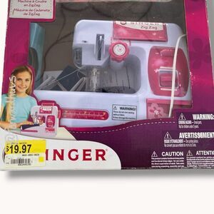 Singer | Other | Singer Zig Zag Chainstitch Sewing Machine Child Size ...